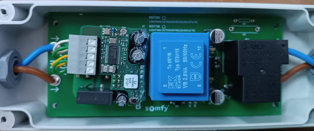 8 Adet SOMFY Lighting Outdoor Receiver 433 MHZ + 3 Adet Somfy Kumanda ...